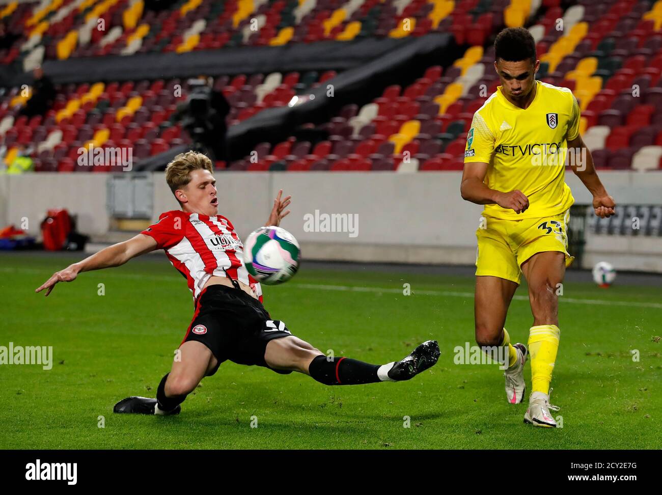 Fin stevens brentford hi-res stock photography and images - Alamy