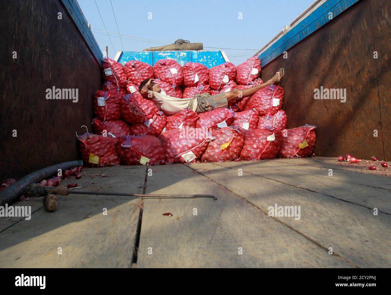 Onion lorry hi-res stock photography and images - Alamy