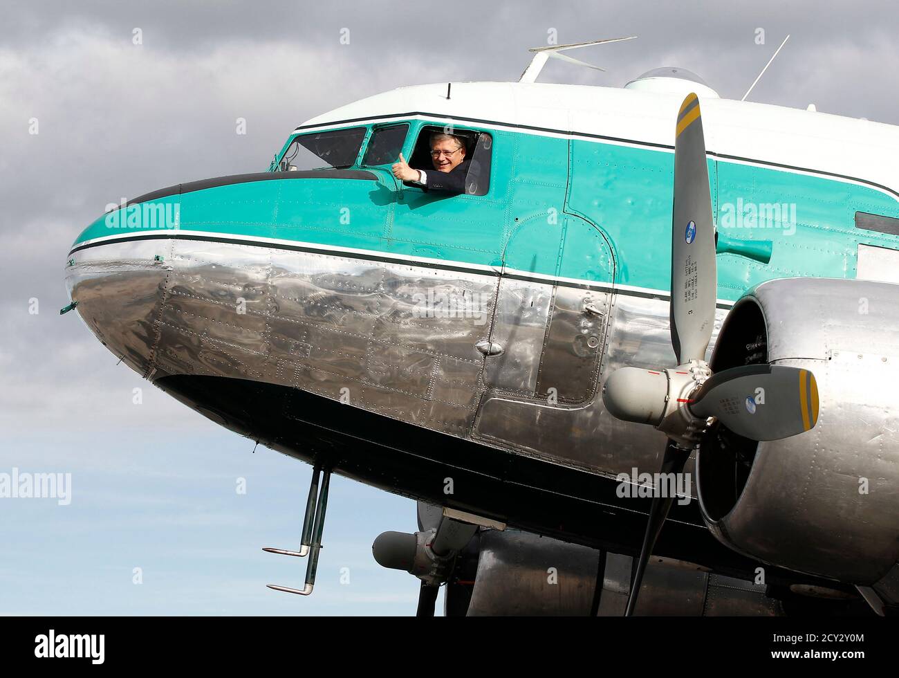 Douglas dc 3 cockpit hi-res stock photography and images - Alamy