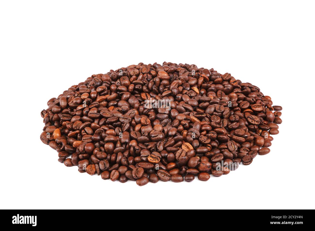 Grains of roasted coffee isolated on white background Stock Photo - Alamy