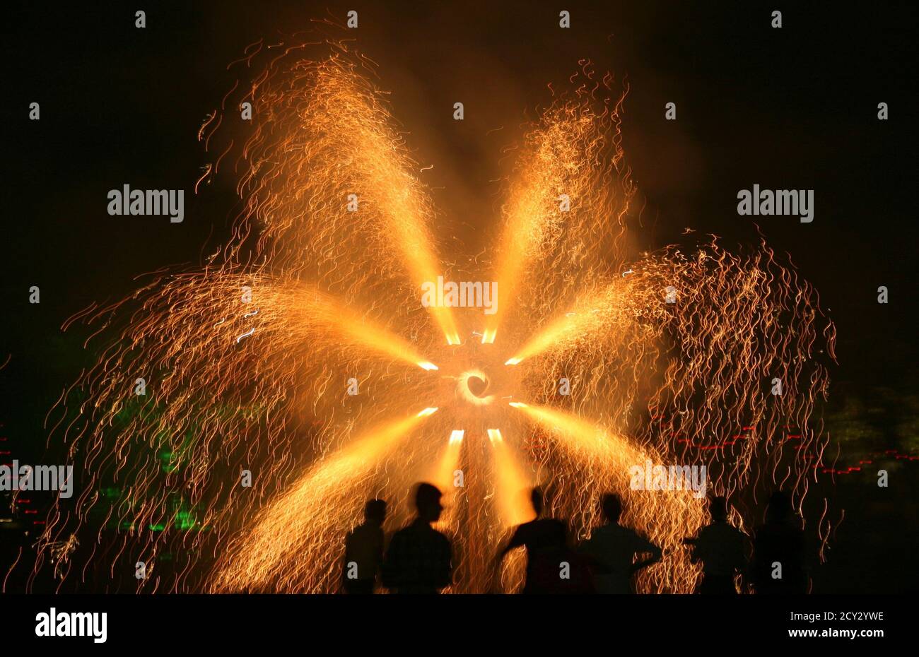 India fireworks celebrations hi-res stock photography and images - Alamy