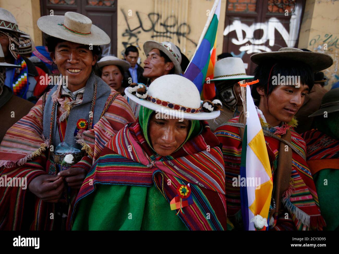Traditional bolivian wedding hi-res stock photography and images - Alamy