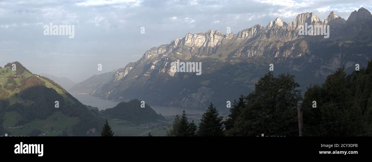 Mackerel sky over the Walensee and Churfirsten in the Swiss Alps Stock ...