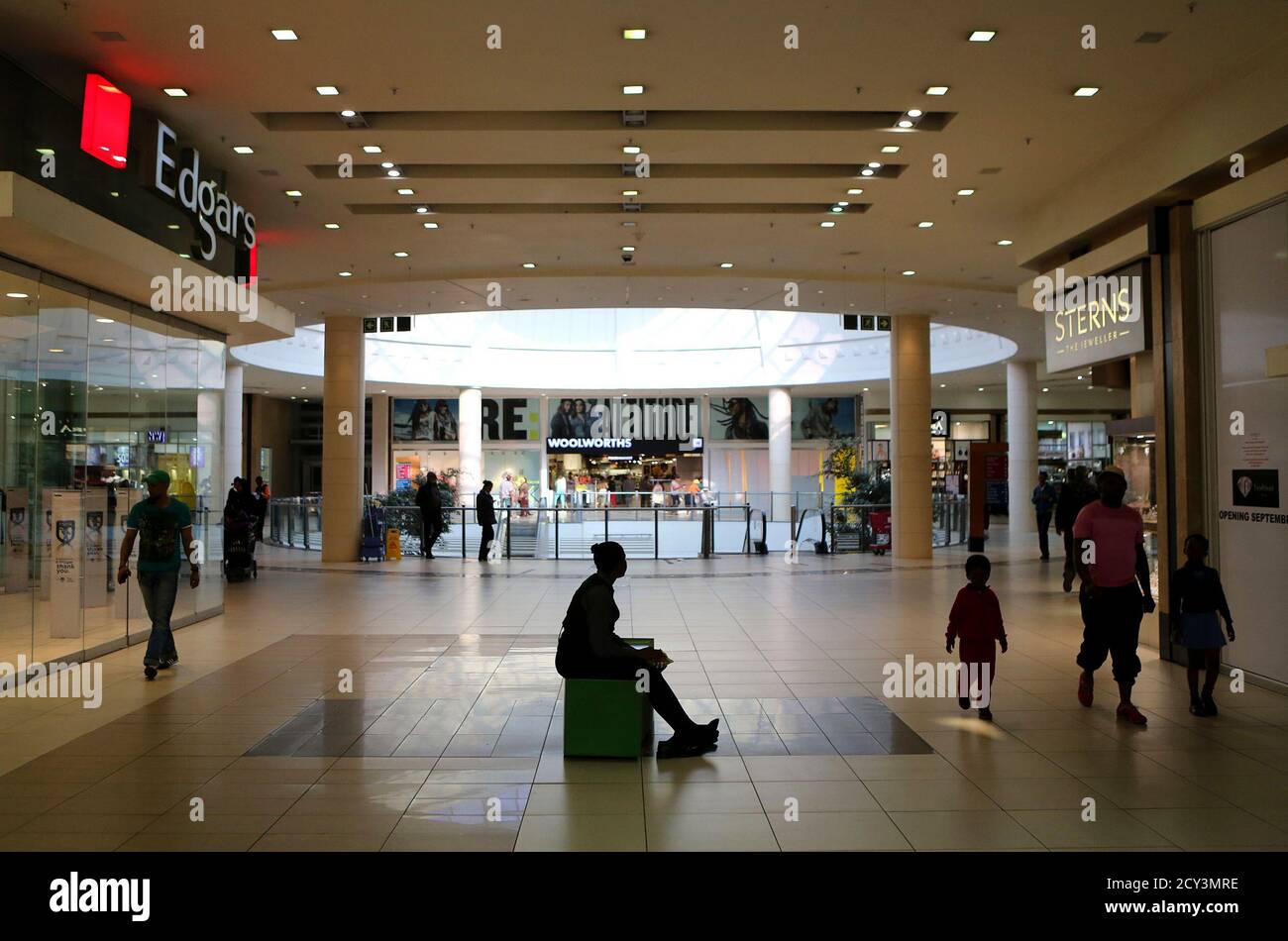 African malls hi-res stock photography and images - Alamy
