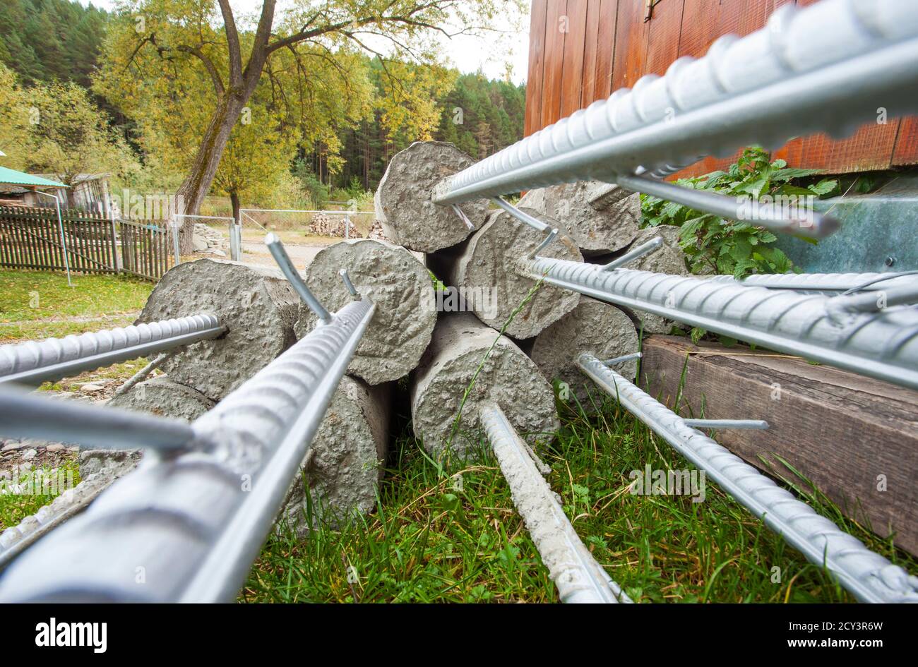 Concrete pole metal fence hi-res stock photography and images - Alamy