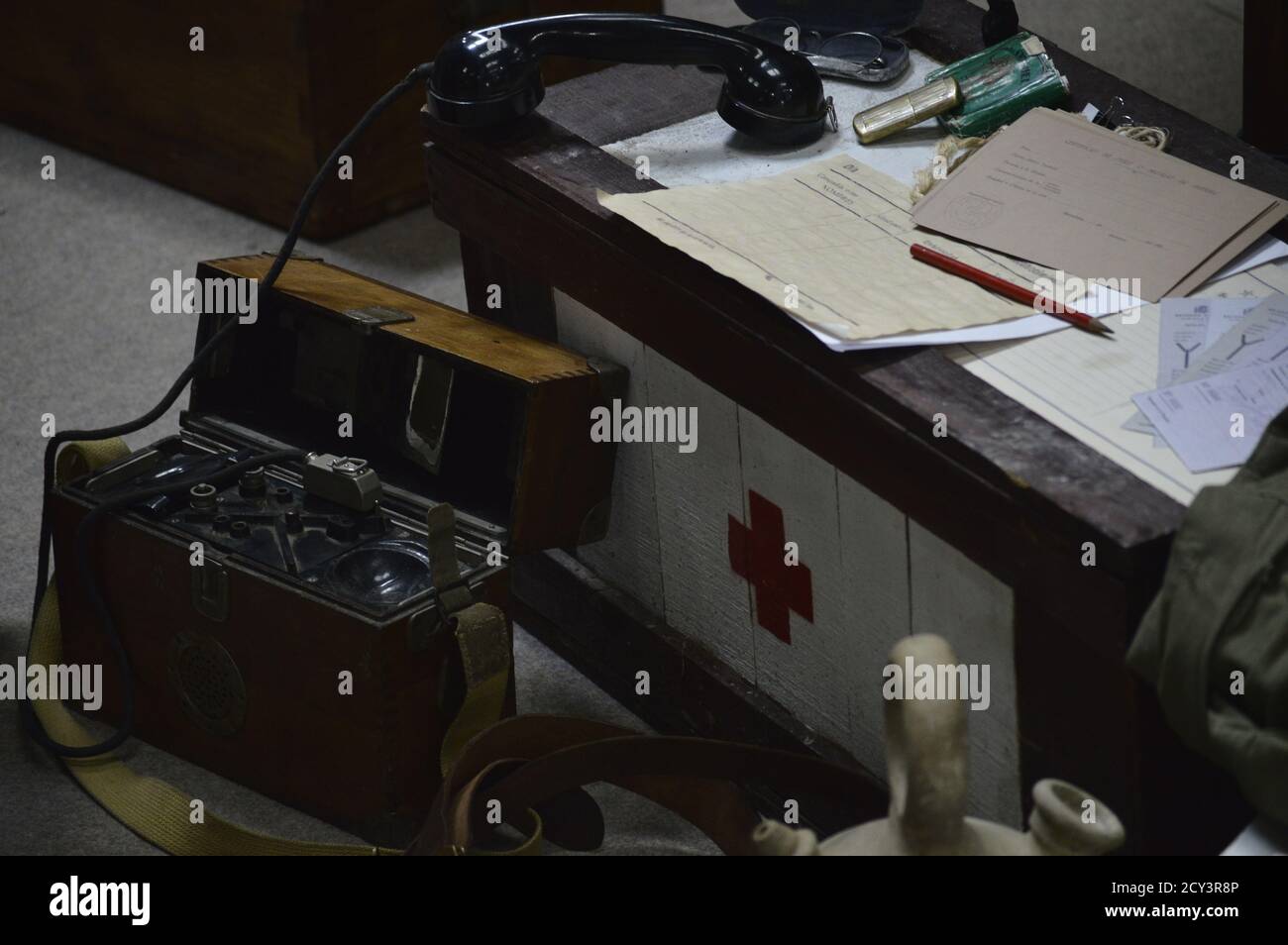 Vintage first aid kit hi-res stock photography and images - Alamy