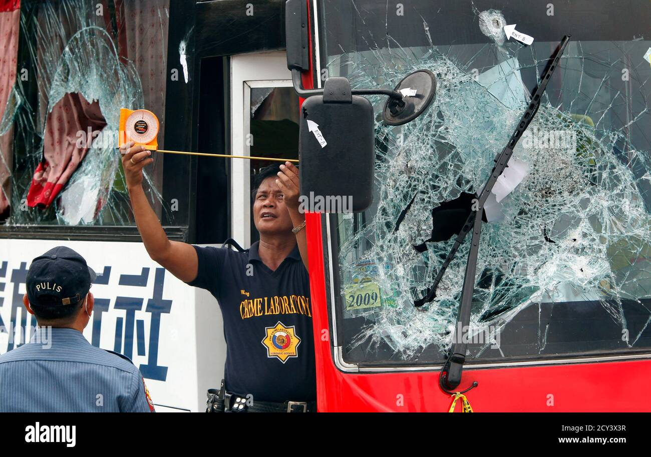 Police operations at the scene hi-res stock photography and images - Alamy