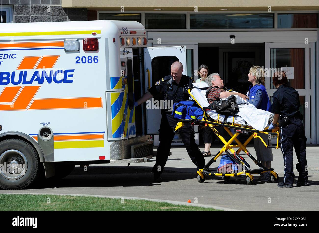 Health ambulance disaster accident environment hi-res stock photography ...