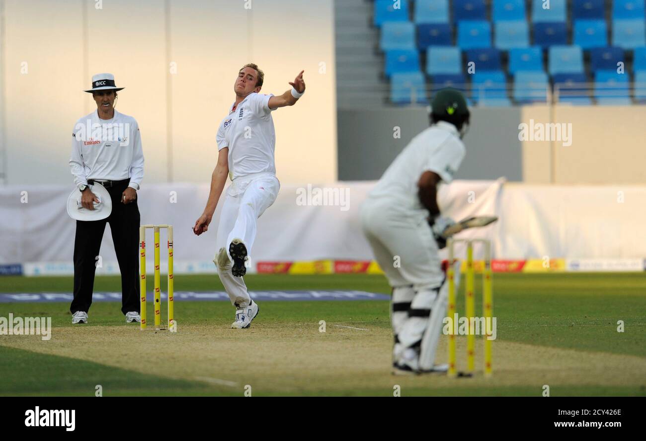 Match umpire billy bowden hi-res stock photography and images - Alamy