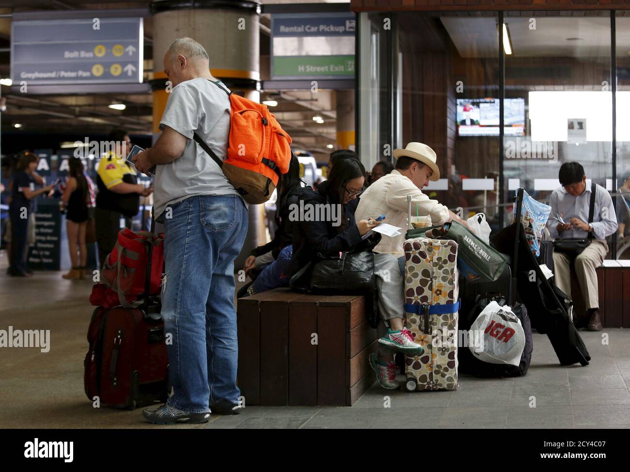 Train rescue commuters hi-res stock photography and images - Alamy