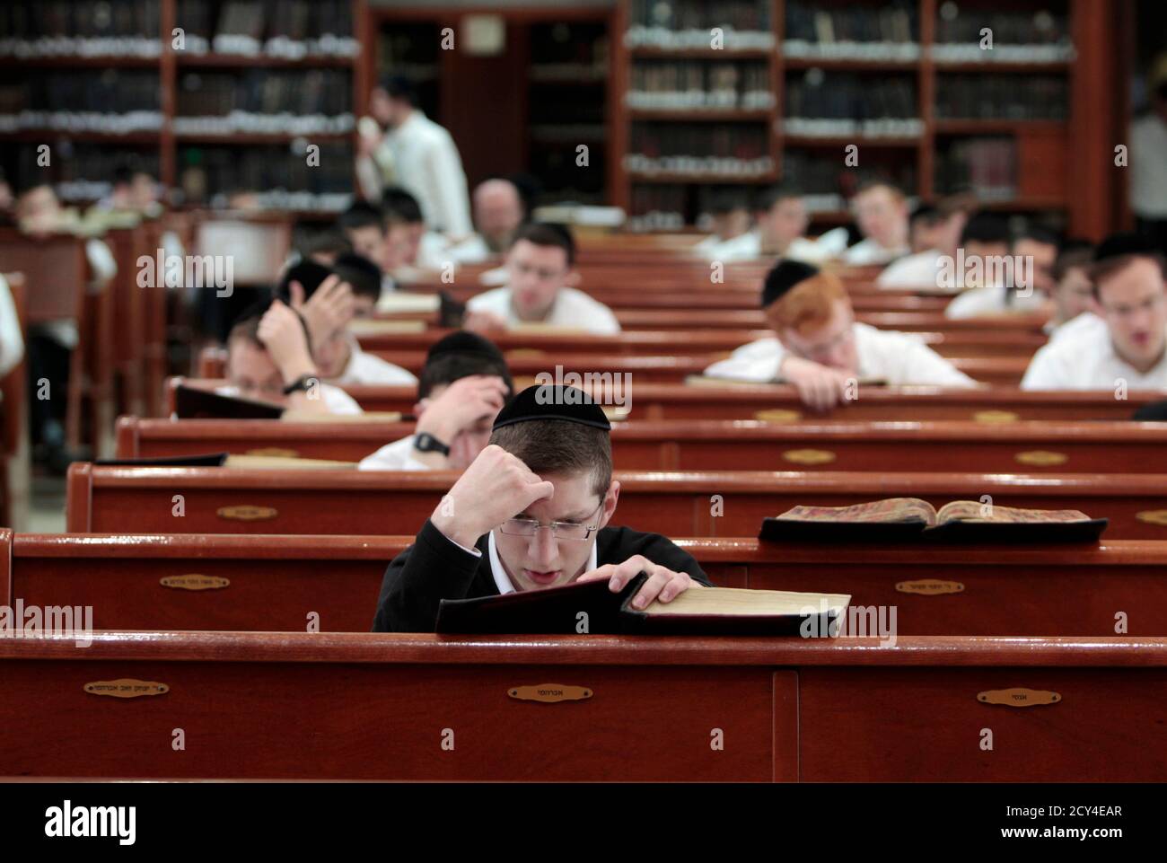 Synagogue service hi-res stock photography and images - Alamy