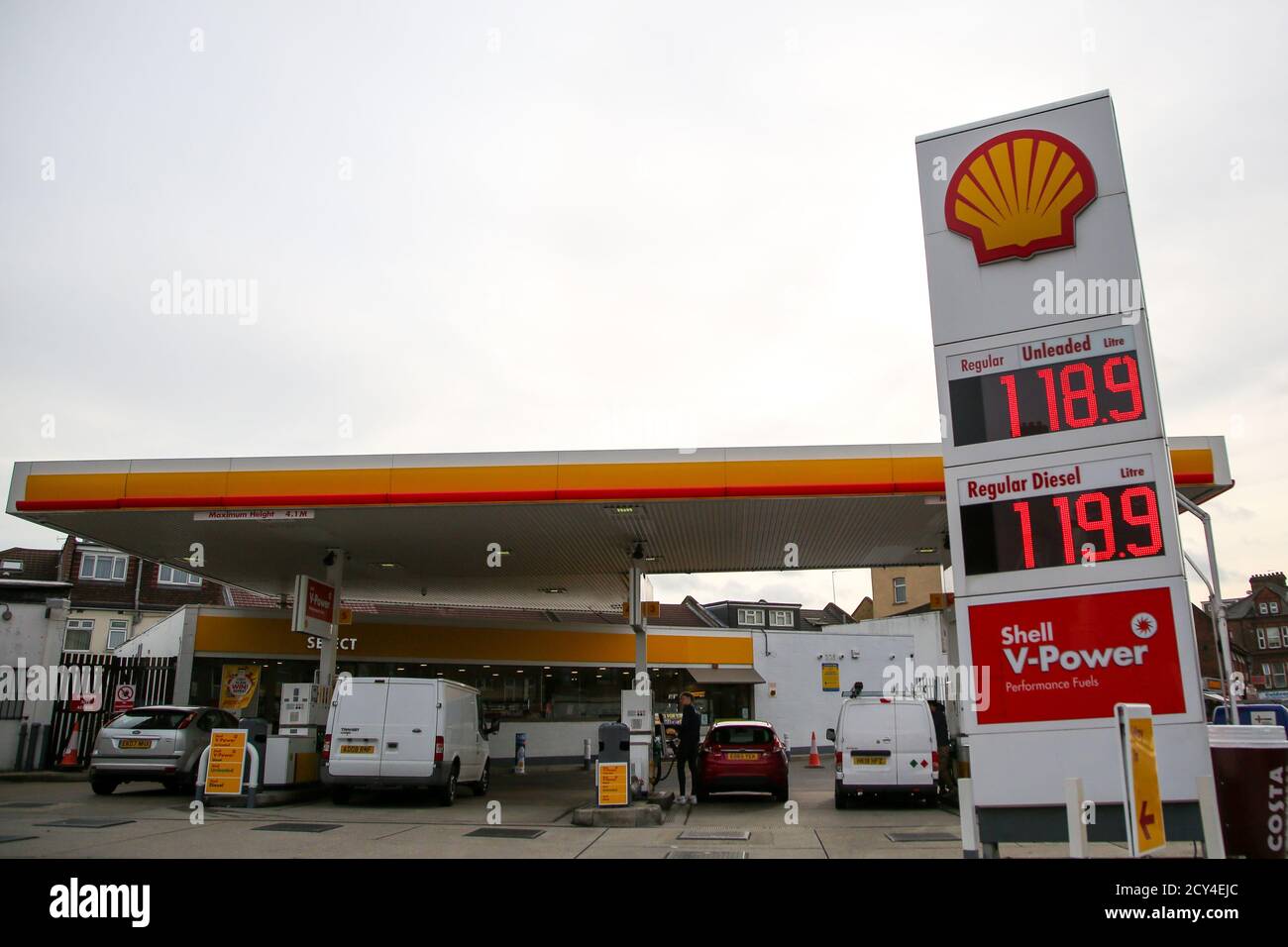 Shell petrol station in london hi-res stock photography and images - Alamy