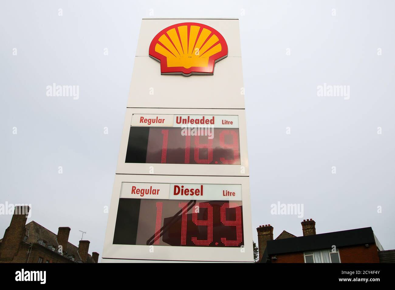 Shell petrol station in london hi-res stock photography and images - Alamy