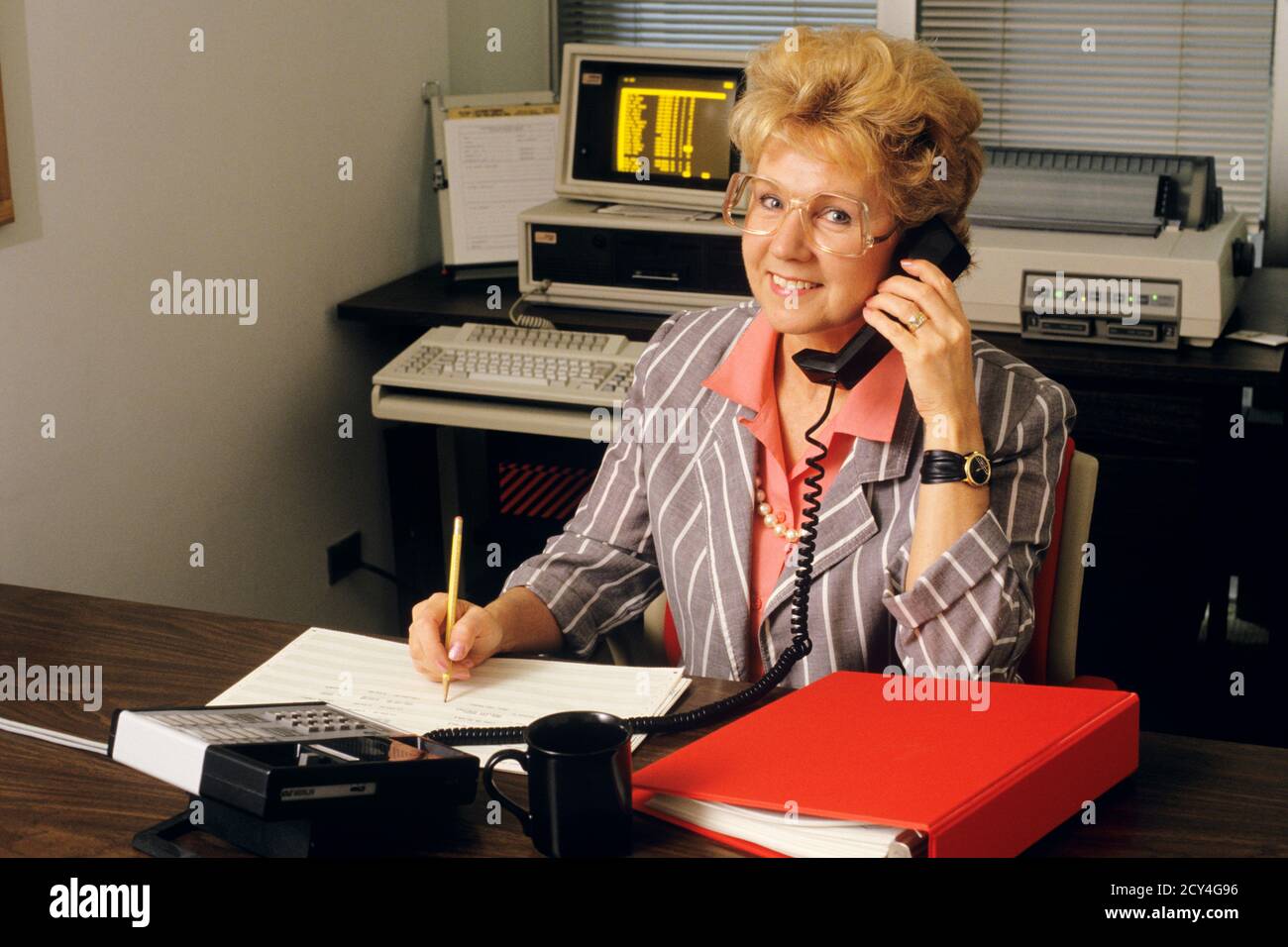 Women working office 1990s hi-res stock photography and images - Alamy