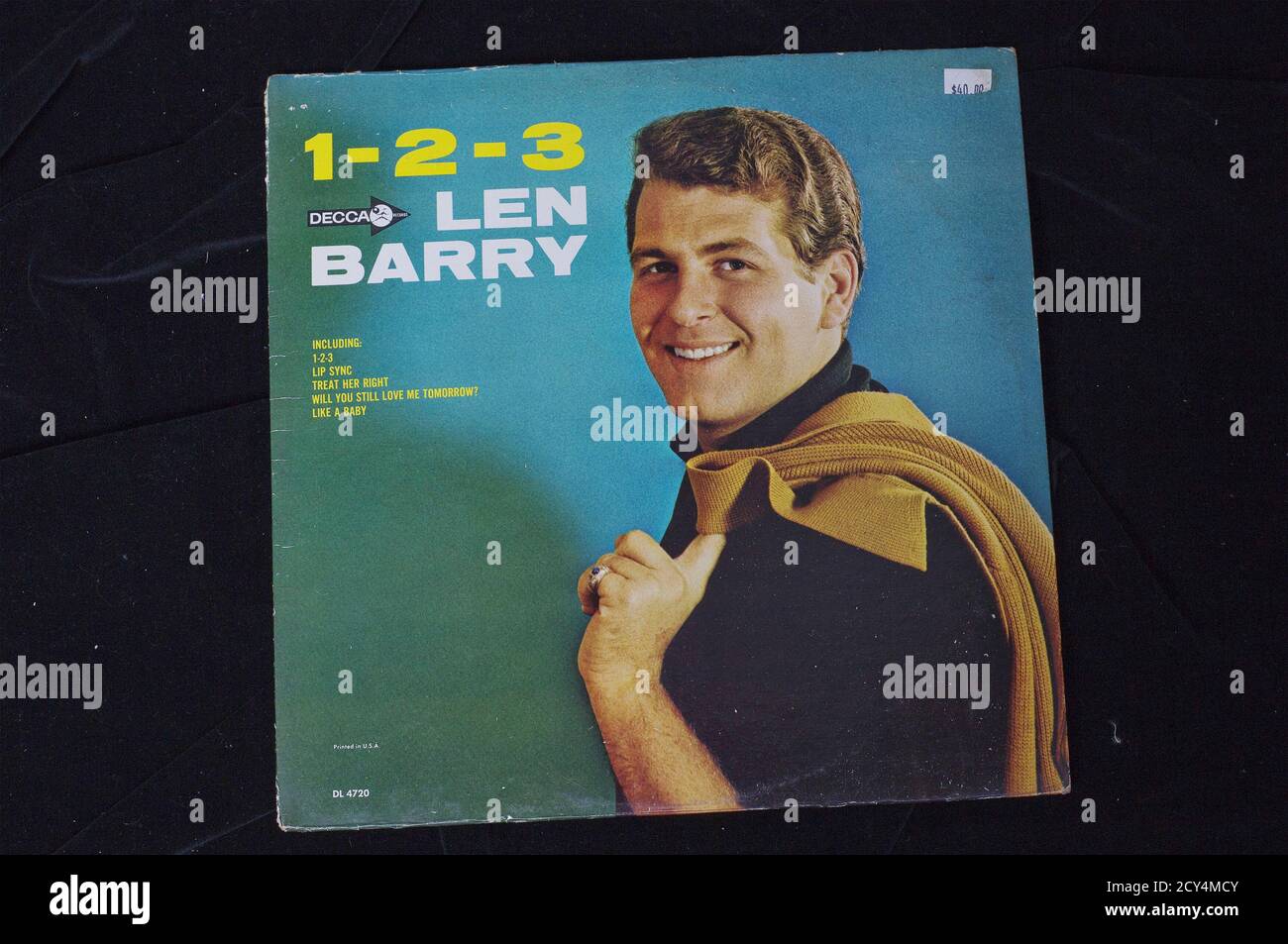 Money lent hi-res stock photography and images - Alamy