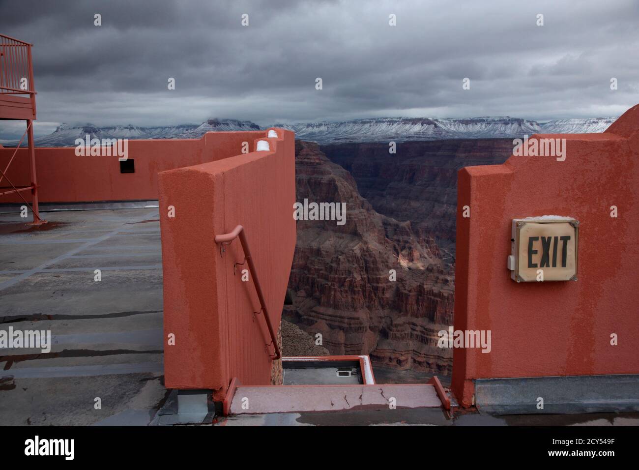Native american reservation housing hi-res stock photography and images ...