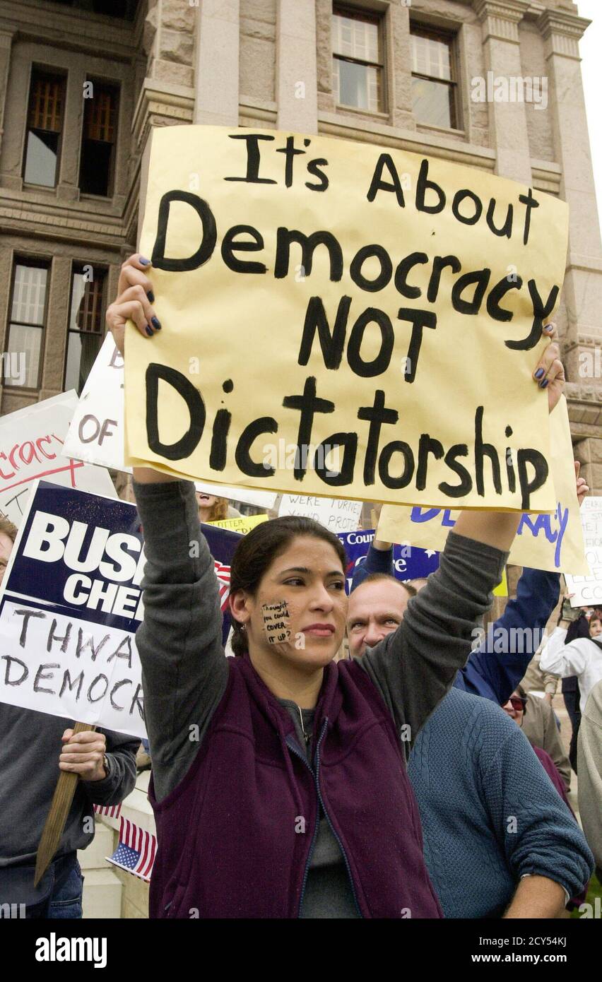 Austin, Texas, USA. 11th Nov, 2000. Noisy protesters at the Texas ...