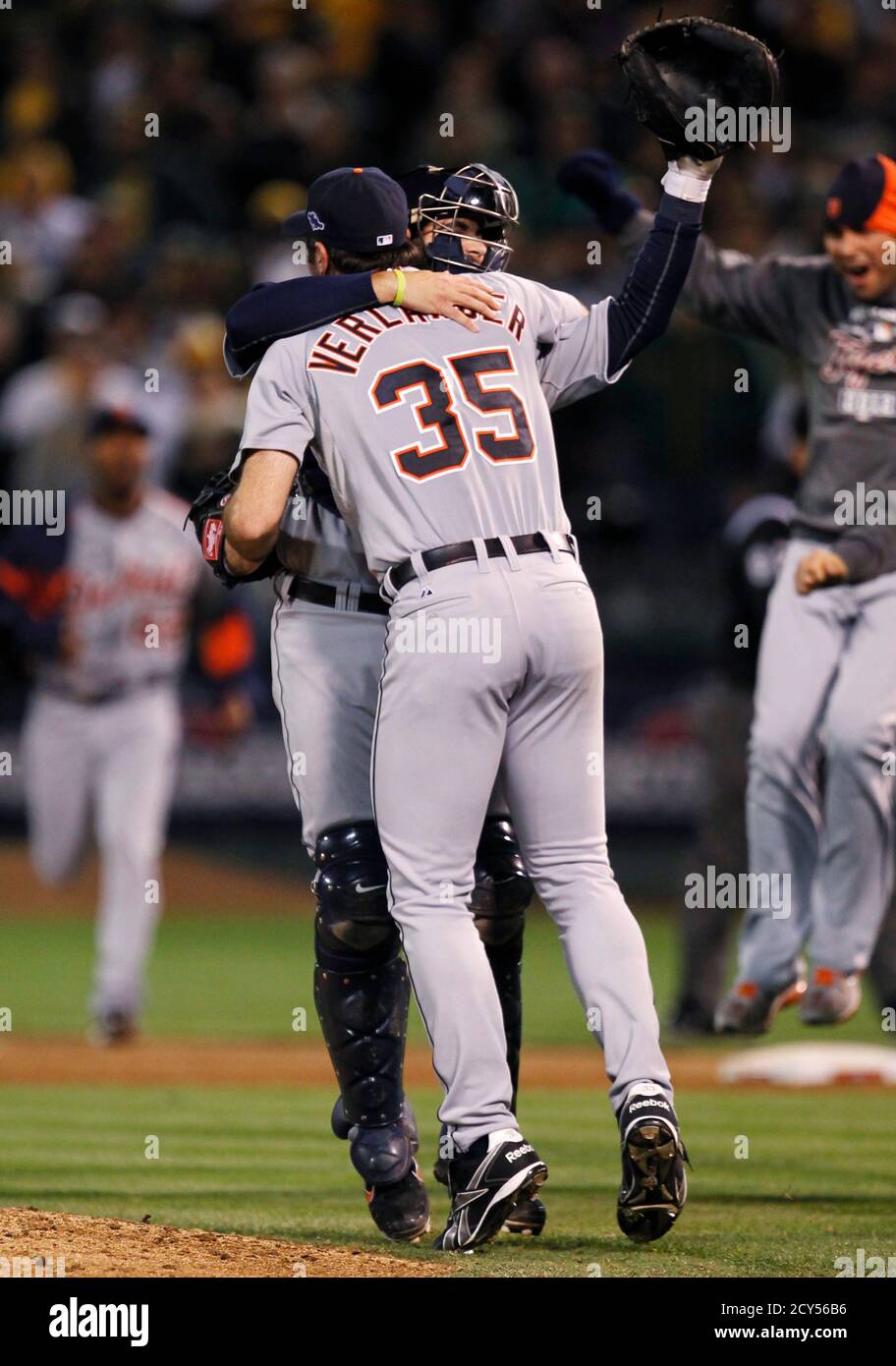Baseball catcher facing camera hi-res stock photography and images - Alamy