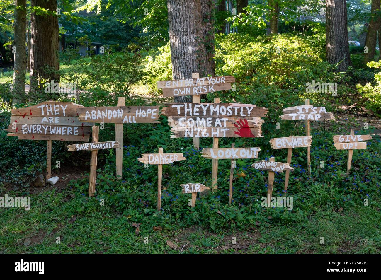 Scary signs hi-res stock photography and images - Alamy