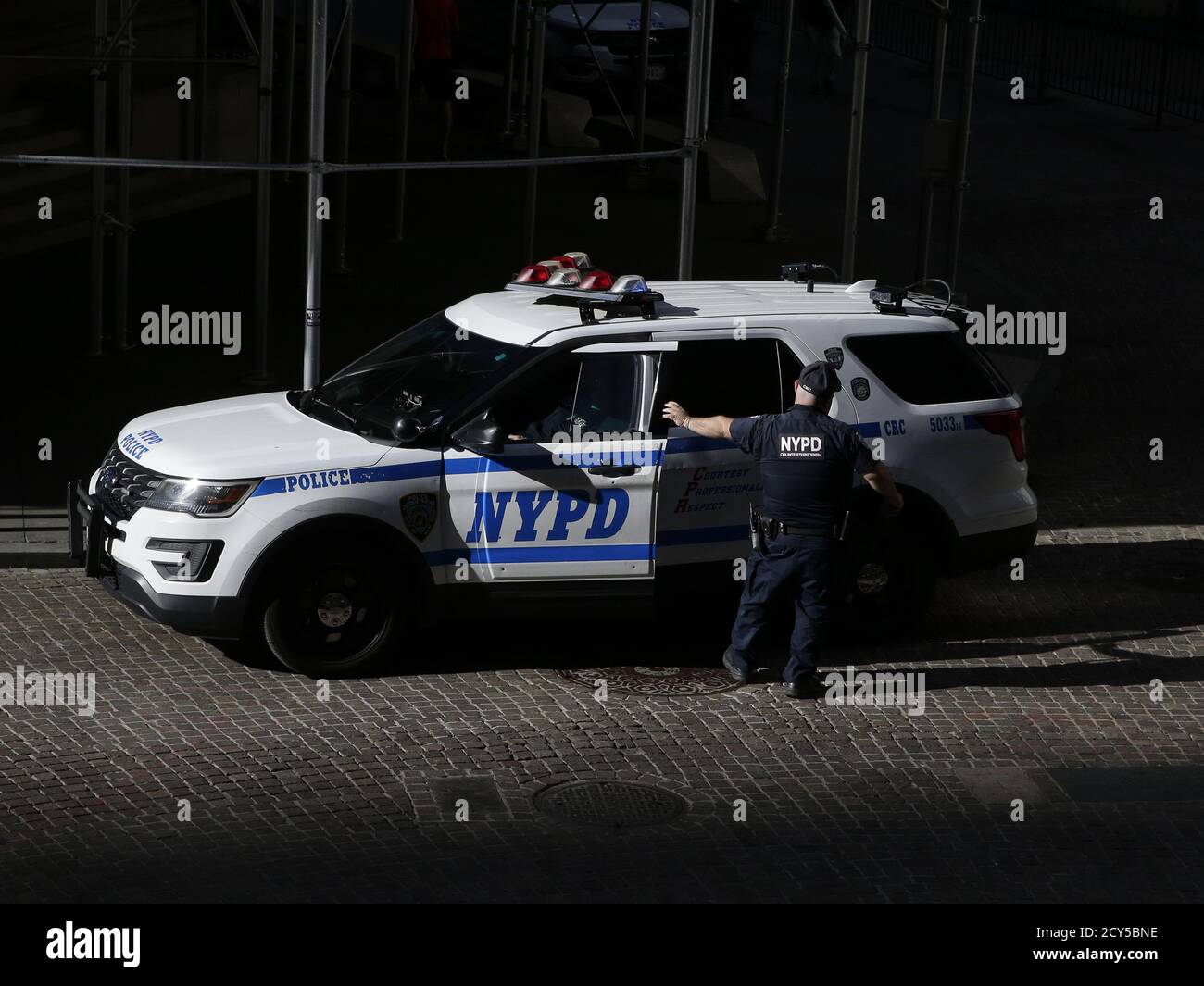 Police exits car hi-res stock photography and images - Alamy