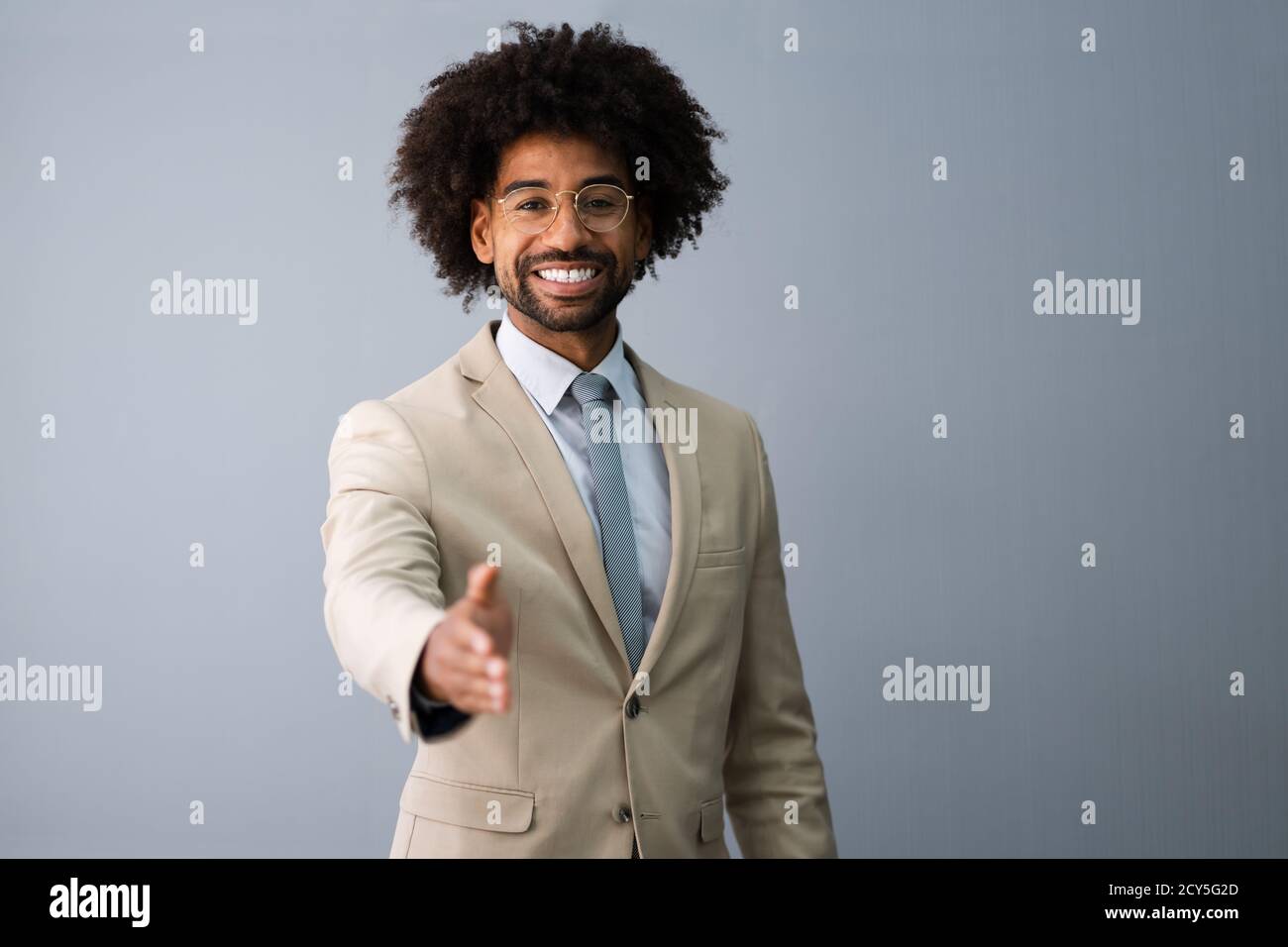 African men handshake hi-res stock photography and images - Alamy