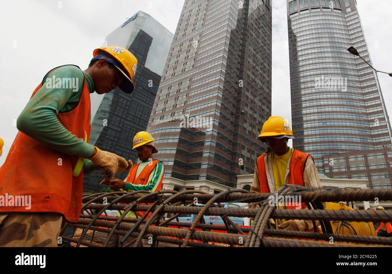 Jakarta construction workers hi-res stock photography and images - Alamy