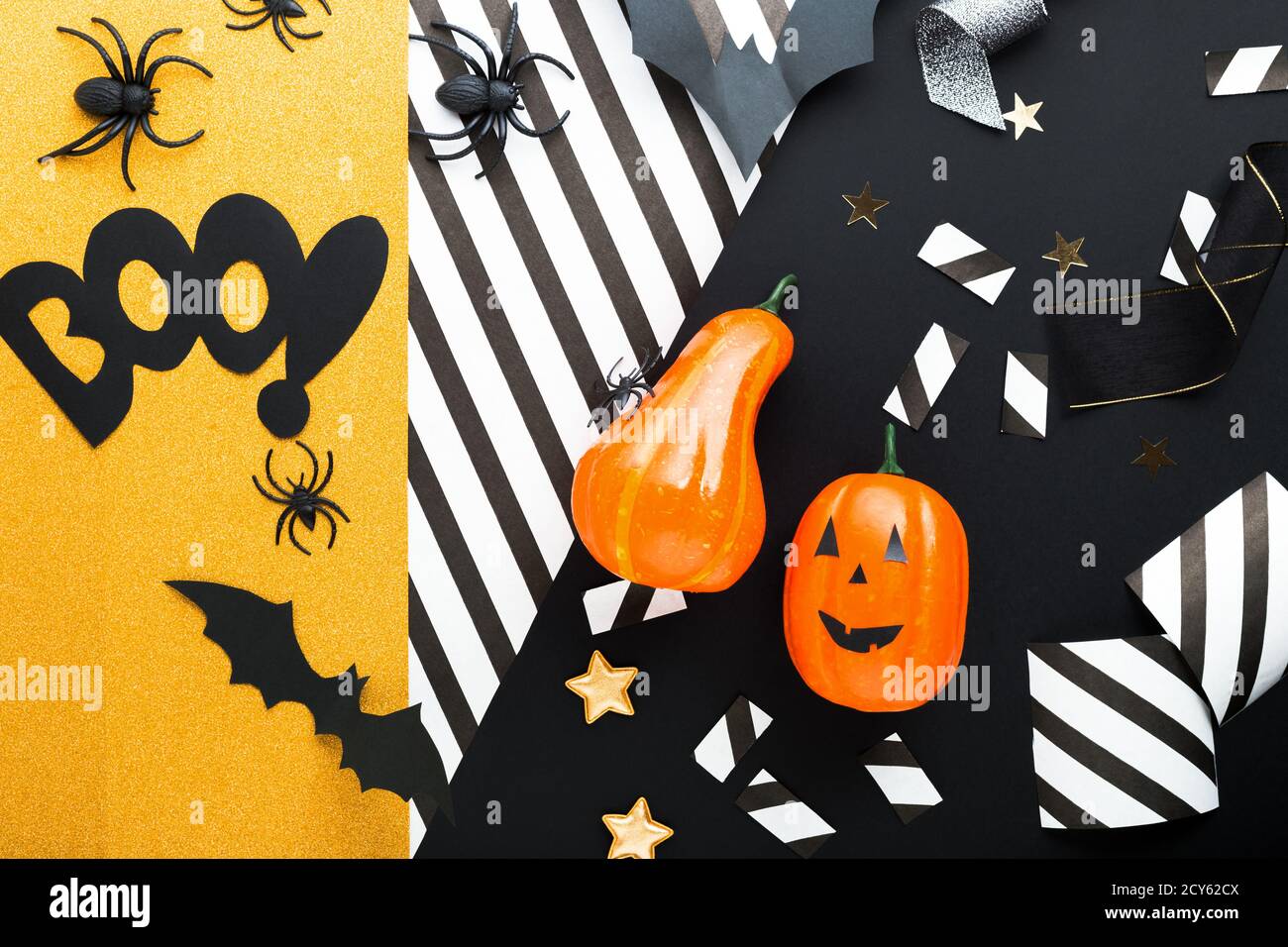 Halloween party invitation mockup, celebration. Halloween decorations ...