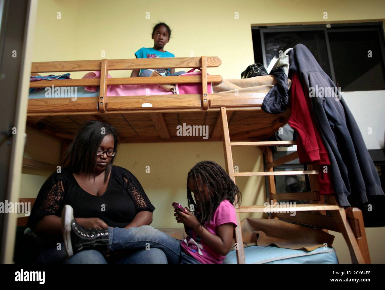 Homeless shelter beds united states hi-res stock photography and images ...