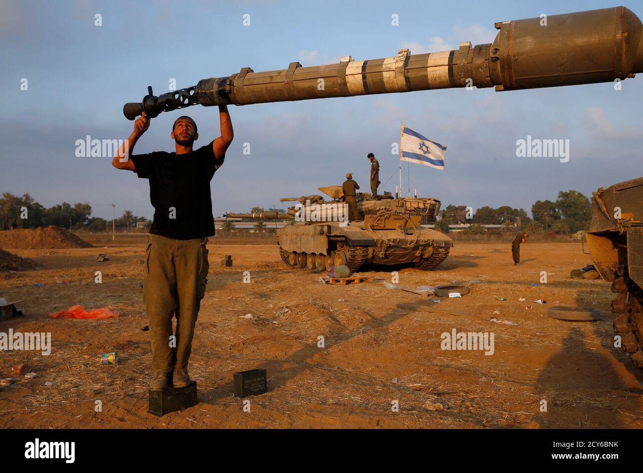 Benjamin netanyahu gun hi-res stock photography and images - Alamy