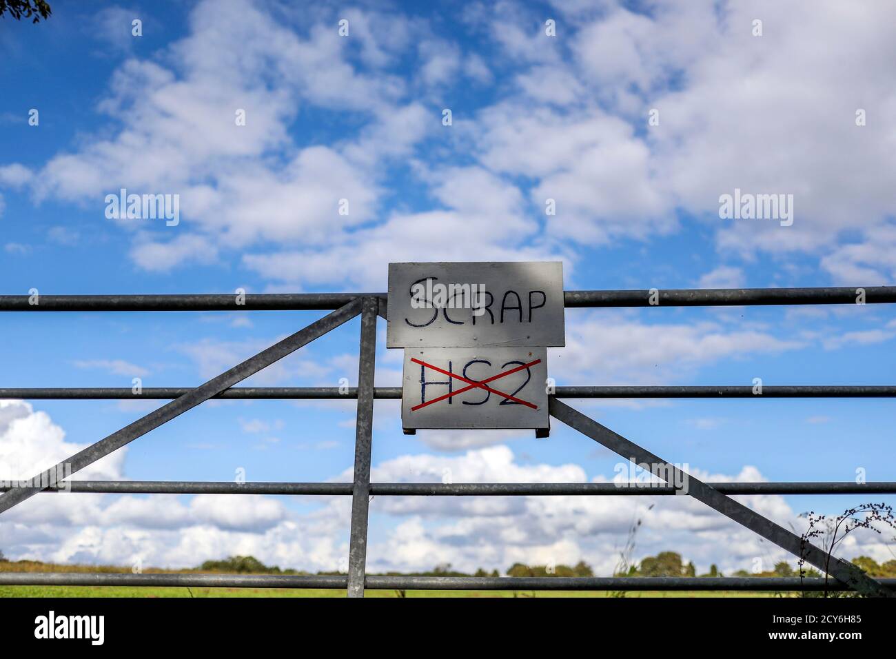 A anti-HS2 sign on a farmers gate in the Aylesbury Vale ...