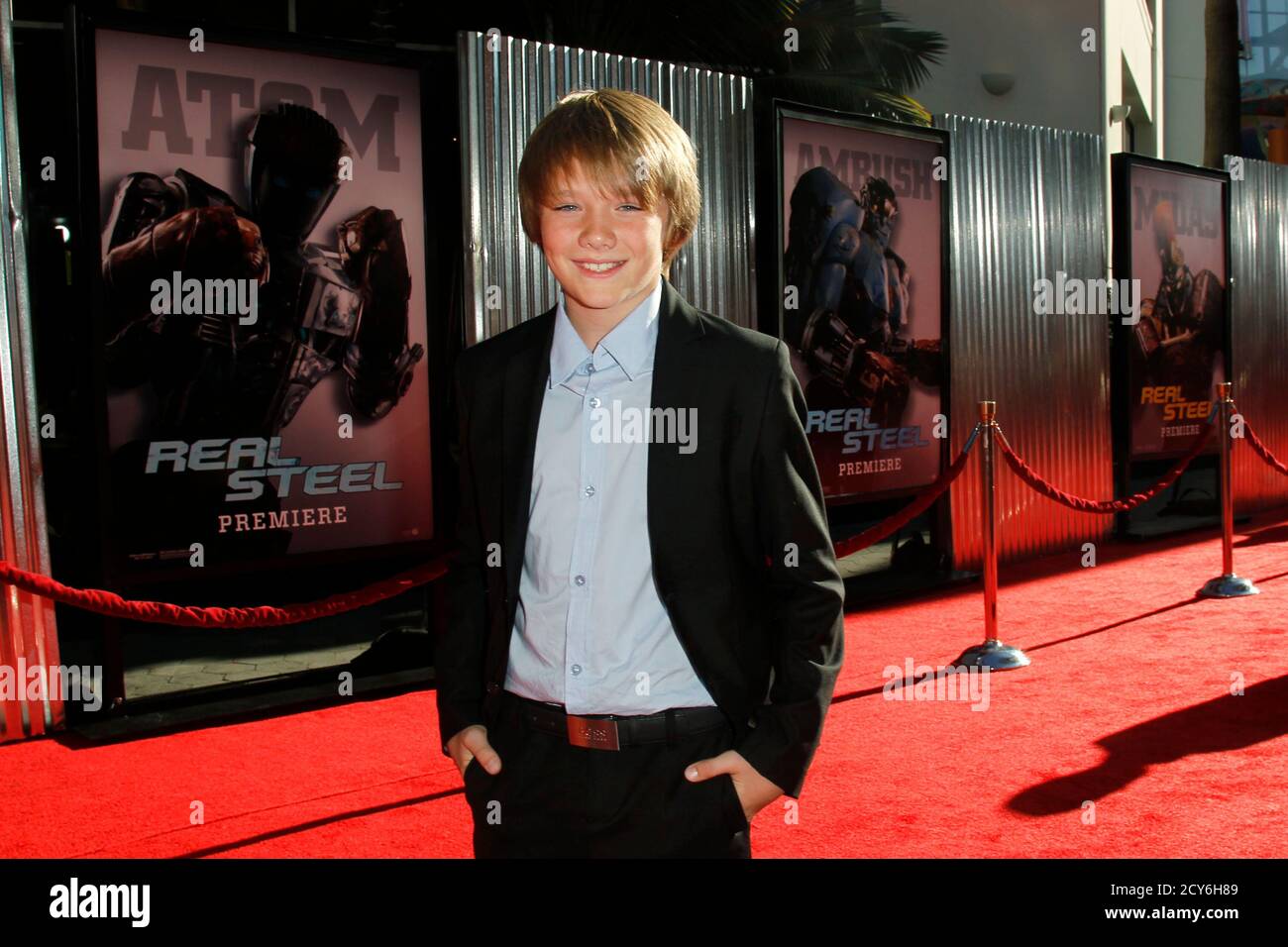 Dakota goyo real steel premiere hi-res stock photography and images - Alamy