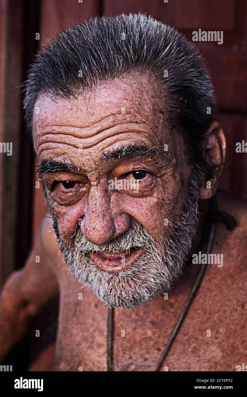 Vertical portrait of an old wrinkled male Stock Photo - Alamy
