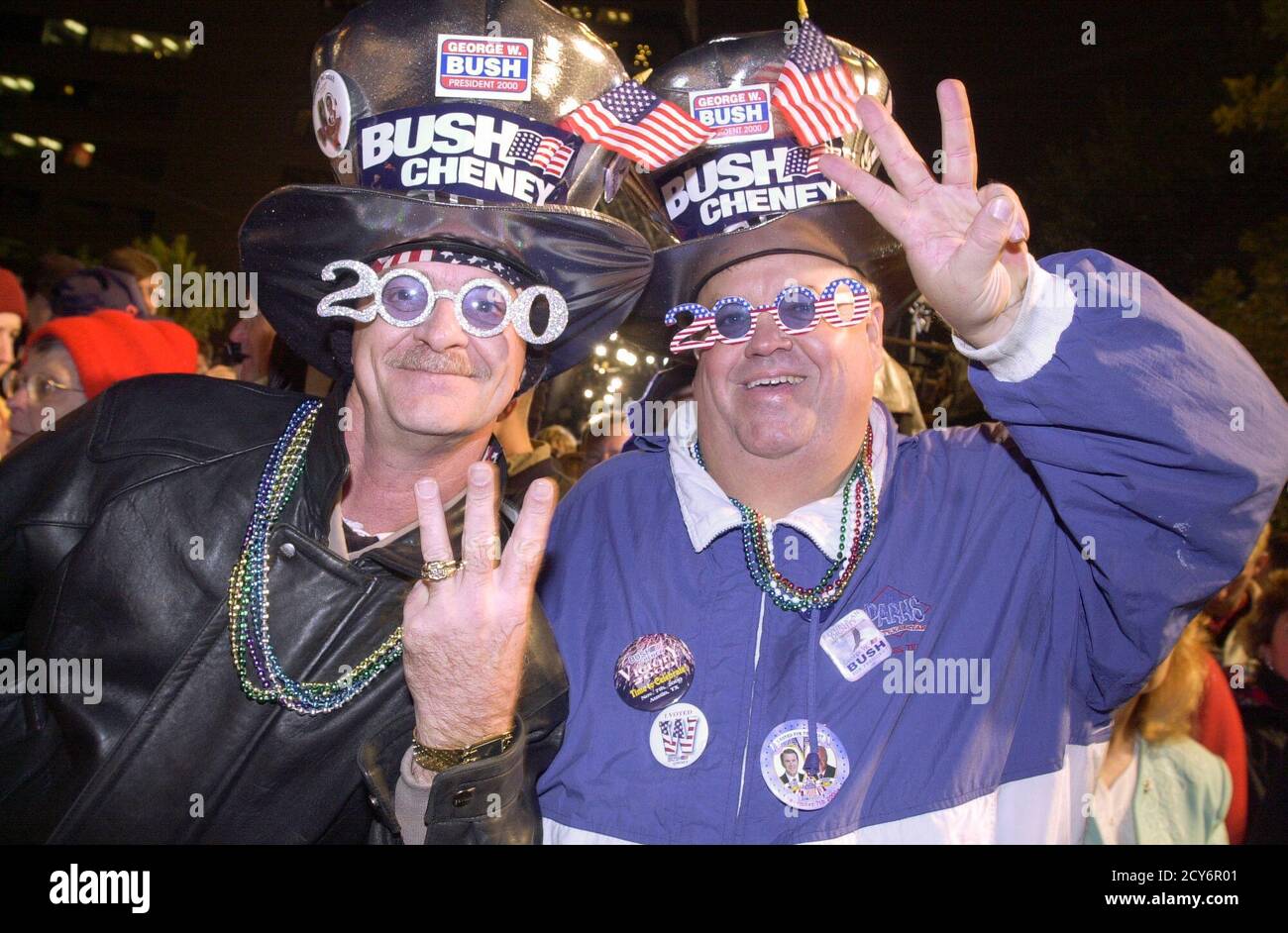 November 7, 2000: Austin, Texas 07NOV00: Crowds gather in downtown ...