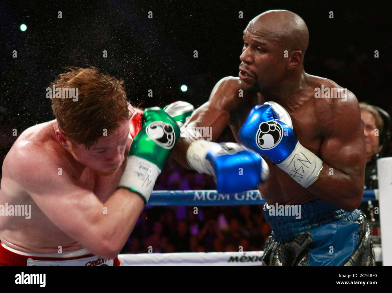Floyd Mayweather Canelo Alvarez High Resolution Stock Photography and ...