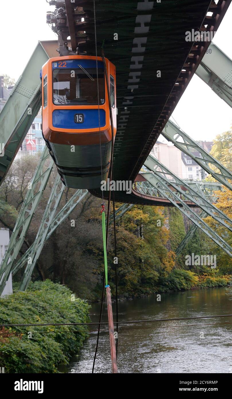 Schwebebahn in germany hi-res stock photography and images - Alamy