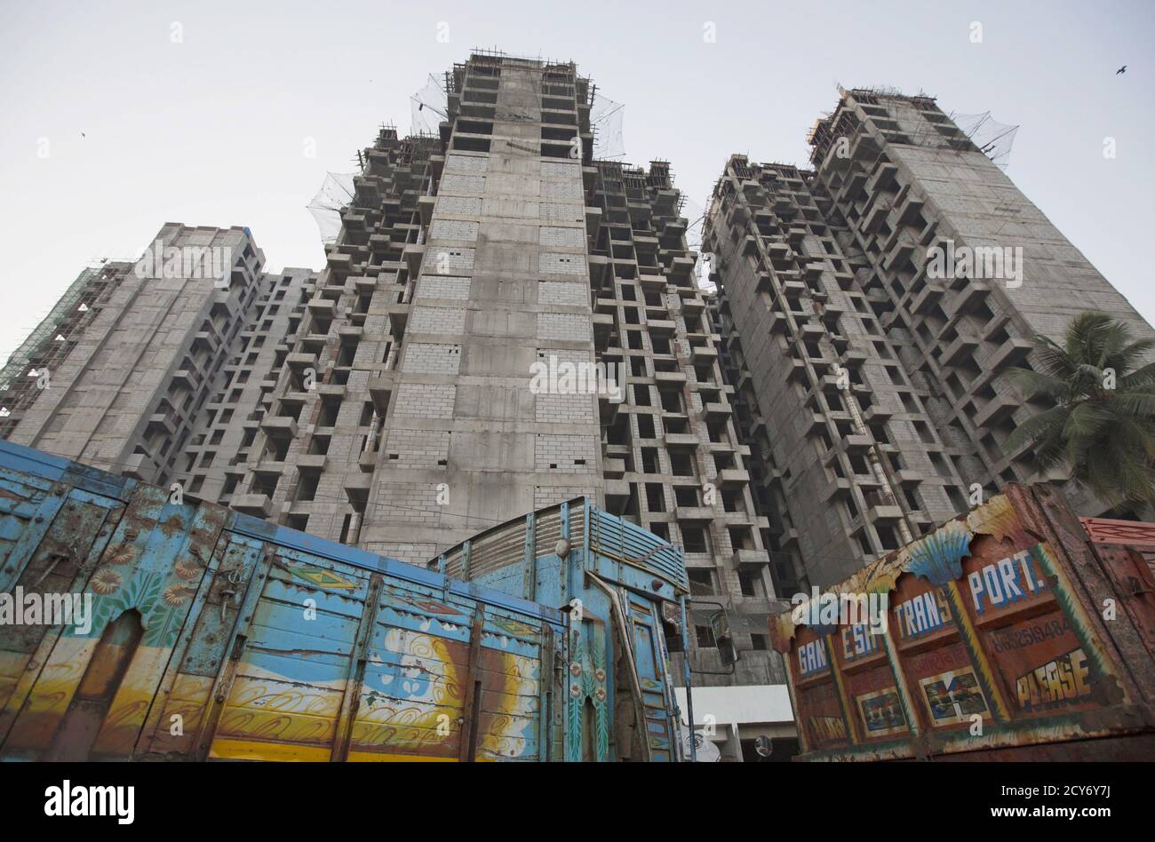 Mumbai construction project hi-res stock photography and images - Alamy
