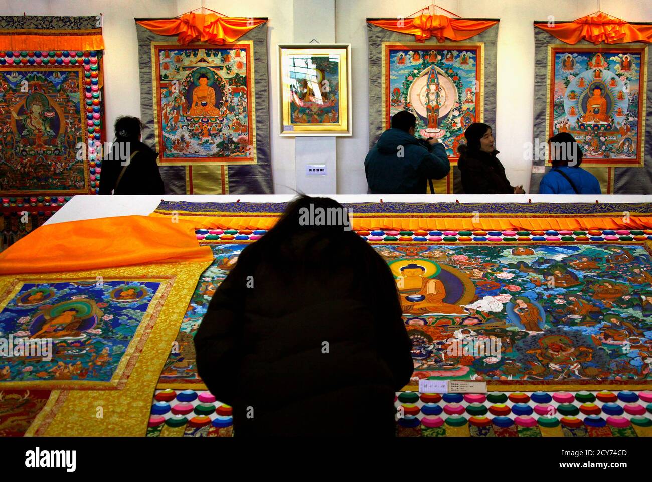 Tibetan silk painting hi-res stock photography and images - Alamy