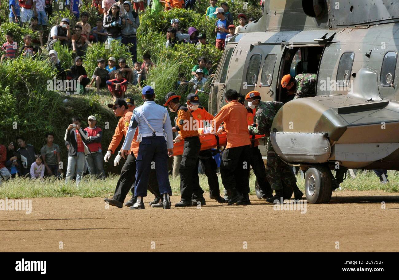Sukhoi superjet 100 crash hi-res stock photography and images - Alamy