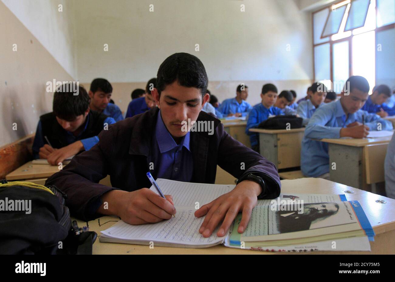 Afghan student hi-res stock photography and images - Alamy