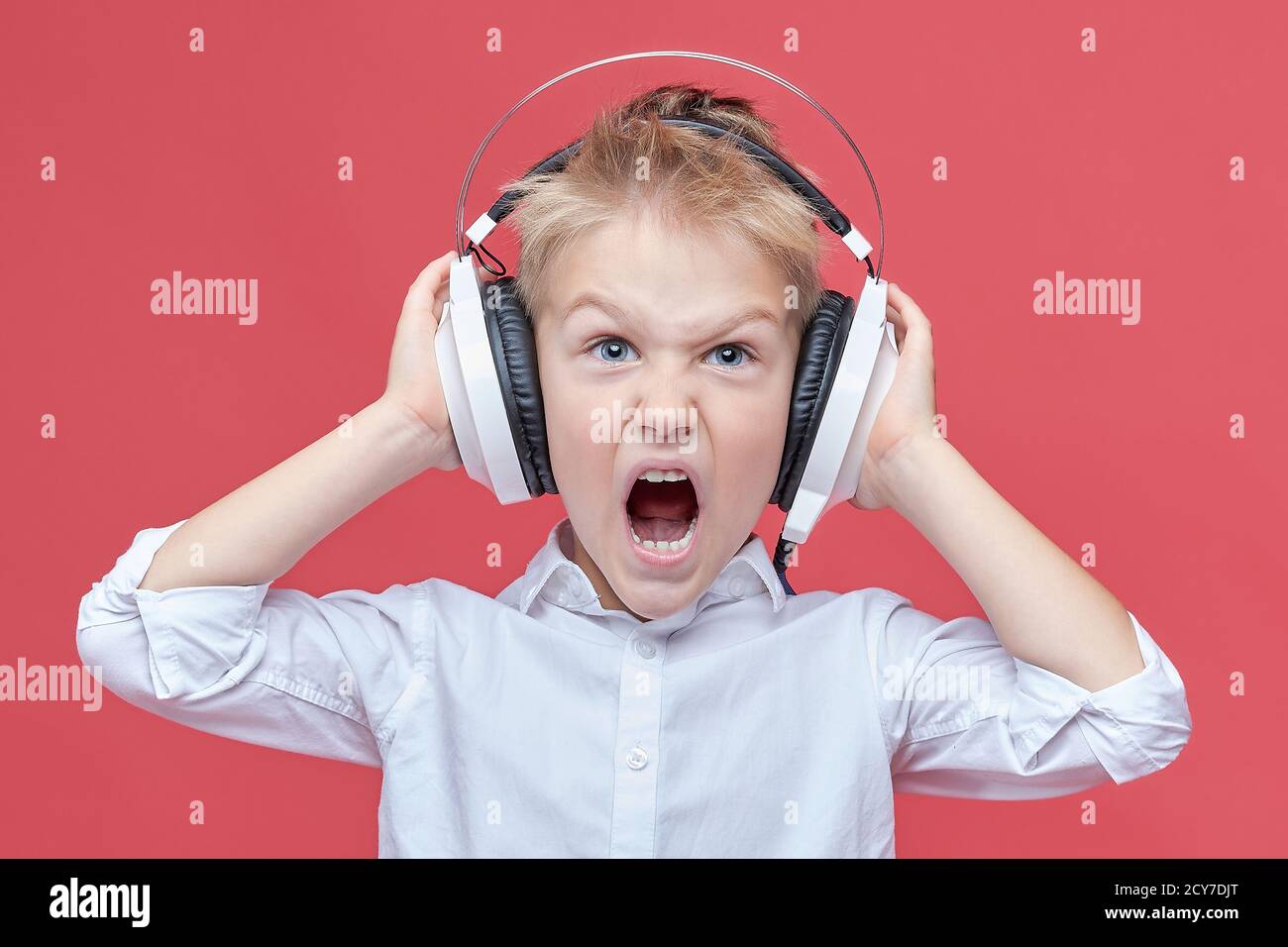 Aggressive music hi-res stock photography and images - Alamy