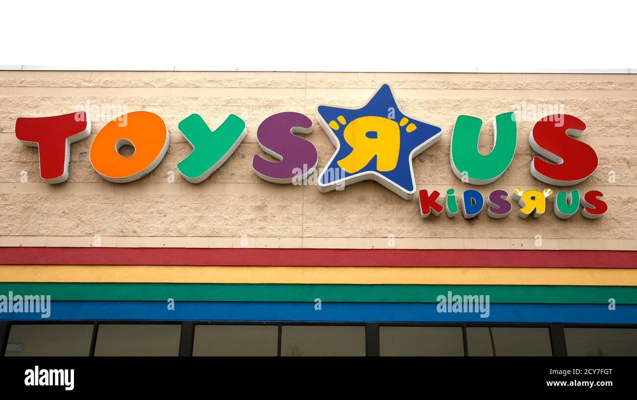 Toysrus Sign High Resolution Stock Photography and Images - Alamy