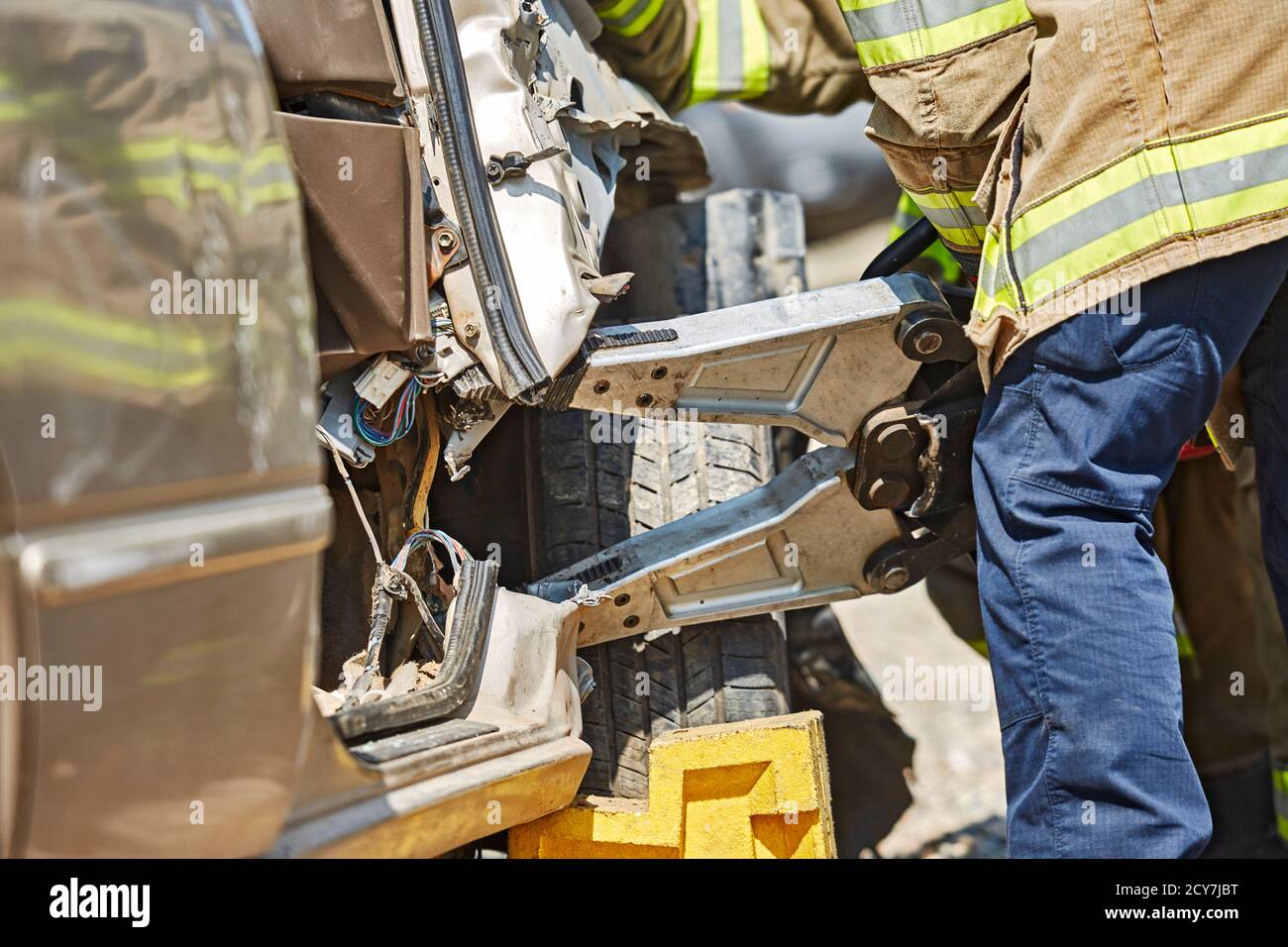 Jaws of life hi-res stock photography and images - Alamy
