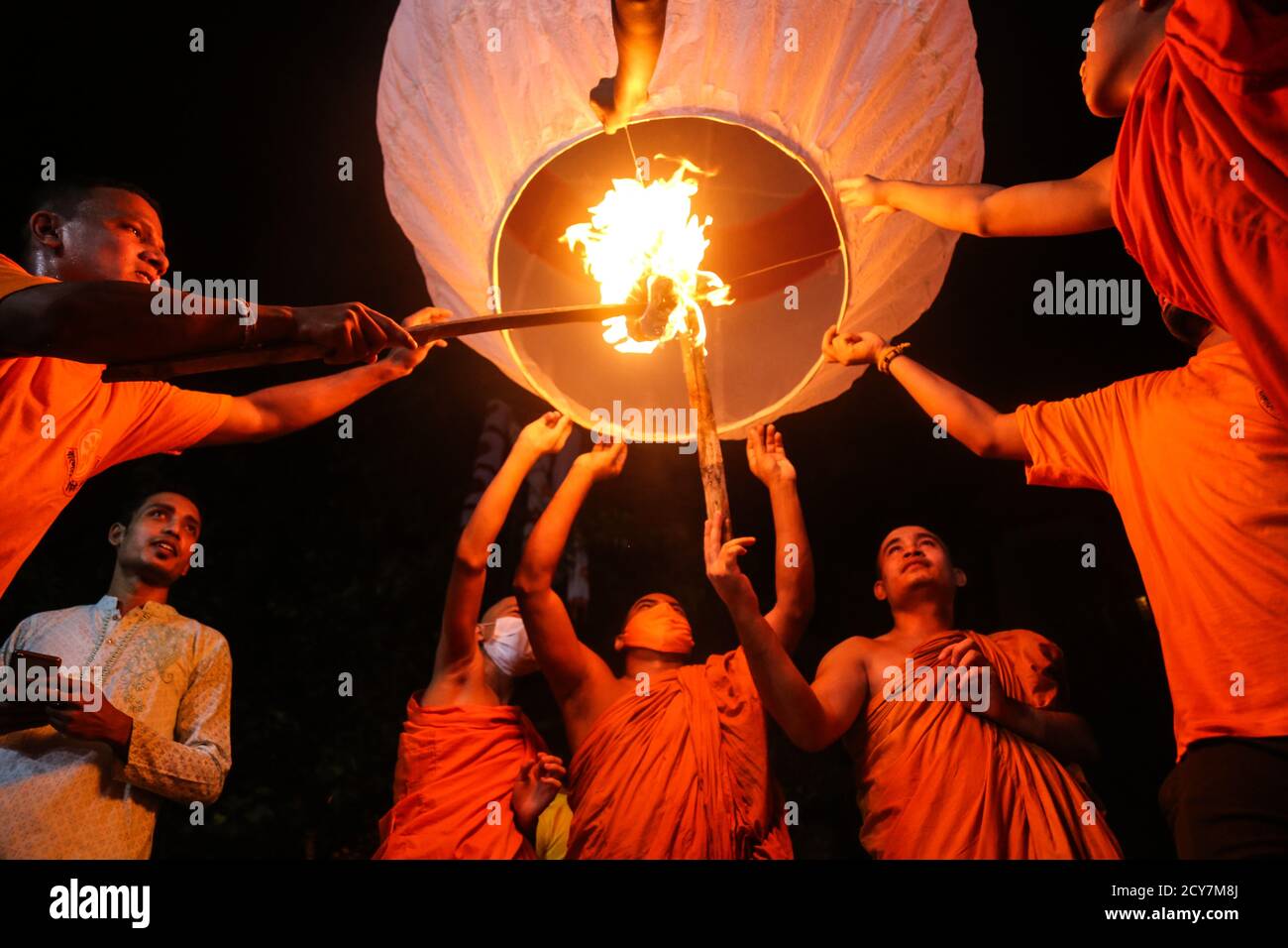 Dhaka, Dhaka, Bangladesh. 1st Oct, 2020. Buddhists ignite and send up ...