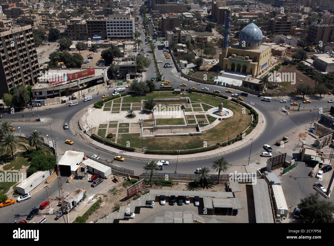 Saddam hussein statue hi-res stock photography and images - Alamy