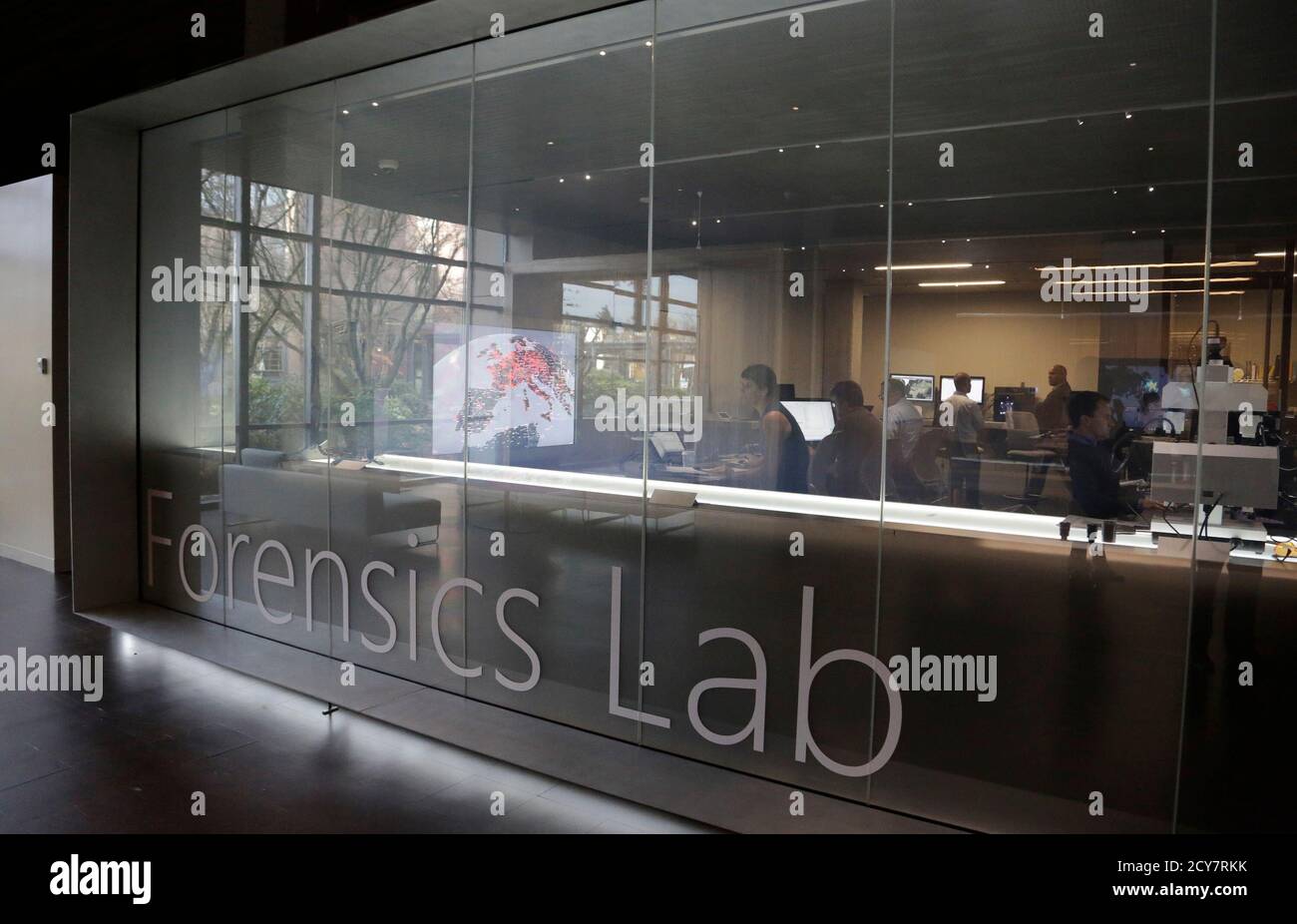 Computer forensics lab hi-res stock photography and images - Alamy