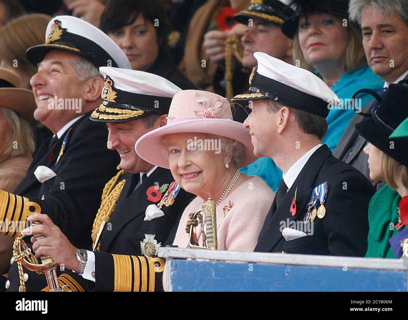 Captain hms queen elizabeth hi-res stock photography and images - Alamy
