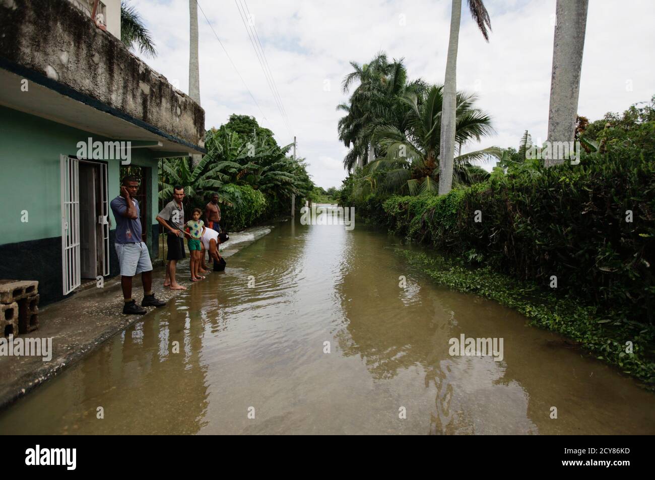 Coastal flooding cuba hi-res stock photography and images - Alamy