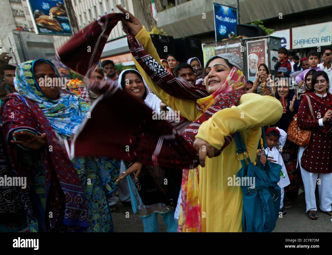 Sindh dress hi-res stock photography and images - Alamy