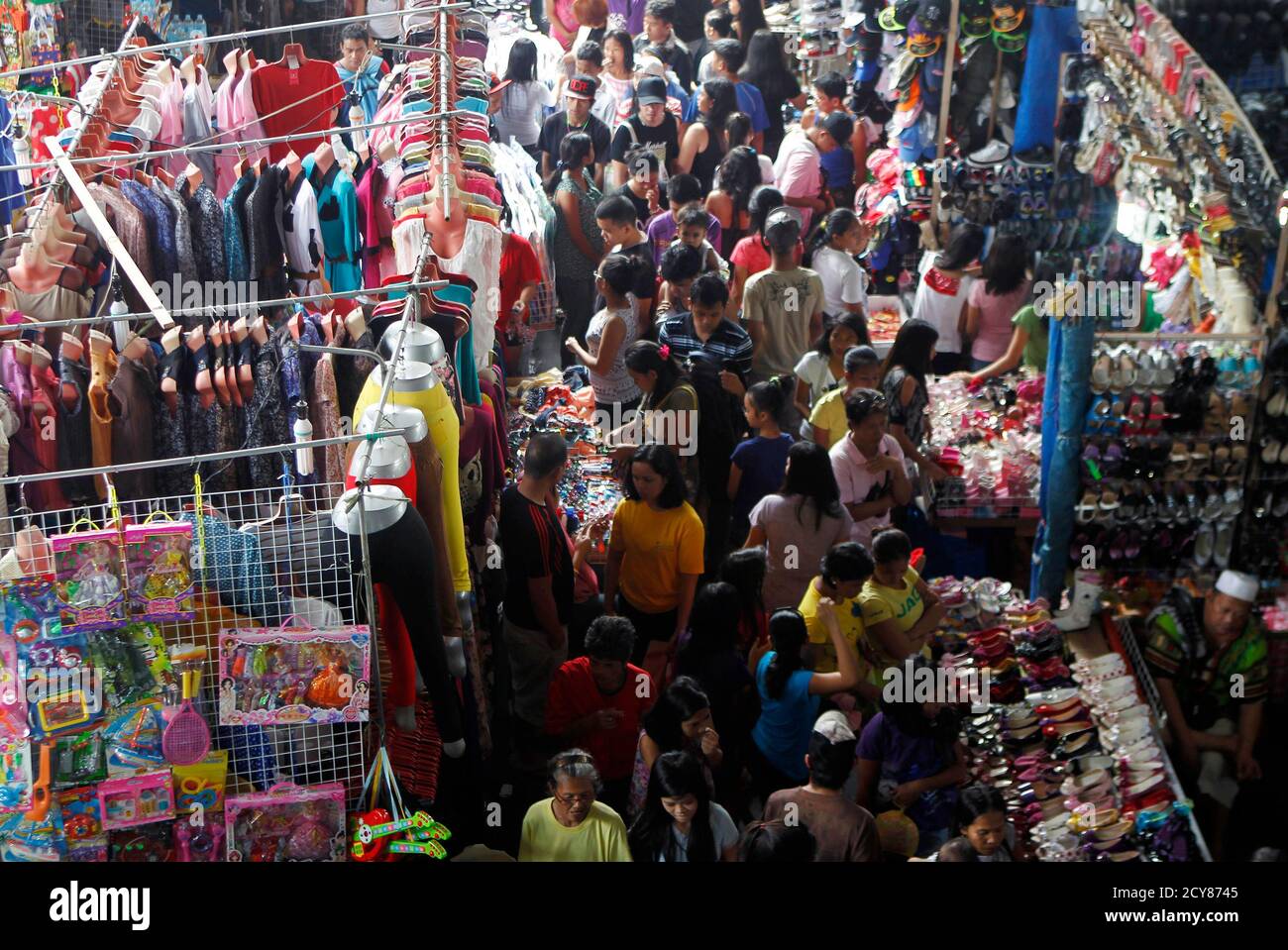 Christmas rush on market in hi-res stock photography and images - Alamy