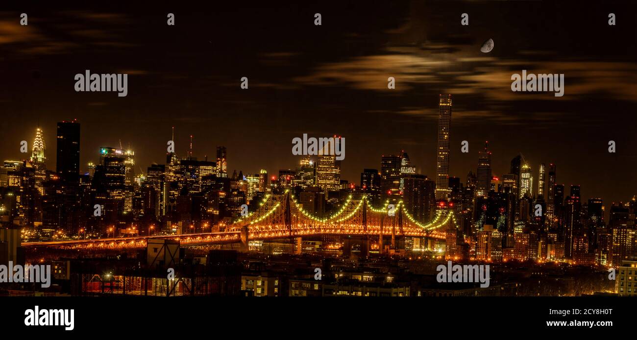 Moon brooklyn bridge manhattan night hi-res stock photography and ...